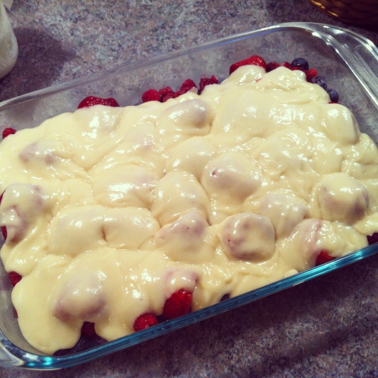 Gâteau renversé aux fruits (des Îles-de-la-Madeleine) – Hungry Rachel